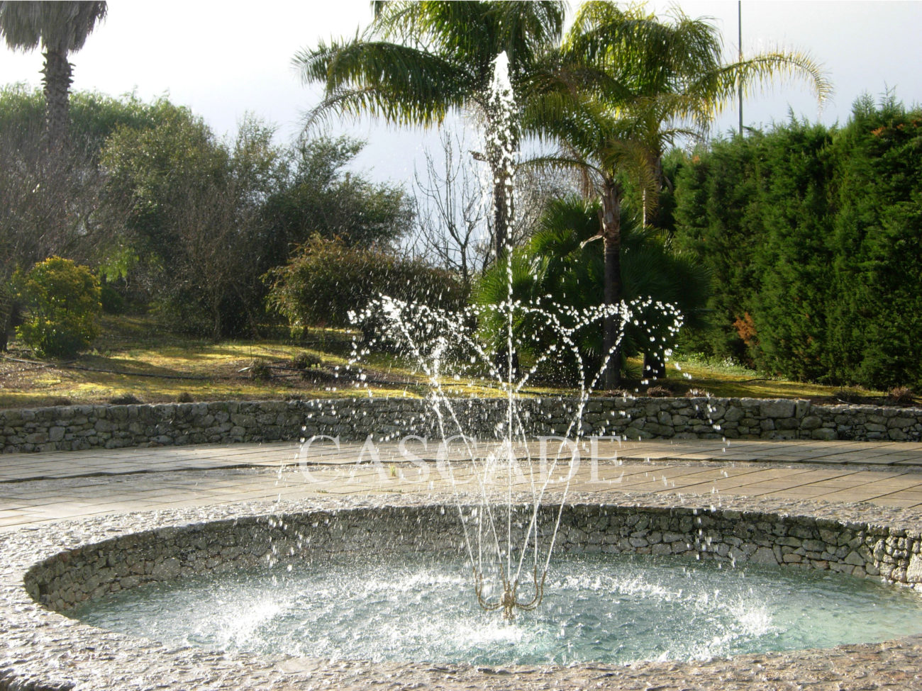 Pirouette rotating fountain nozzle - Cascade